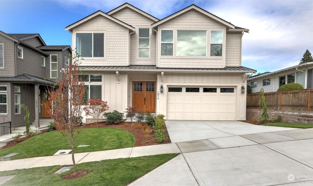 Lower Kennydale Home With Lake Views In Newcastle, Washington, United ...