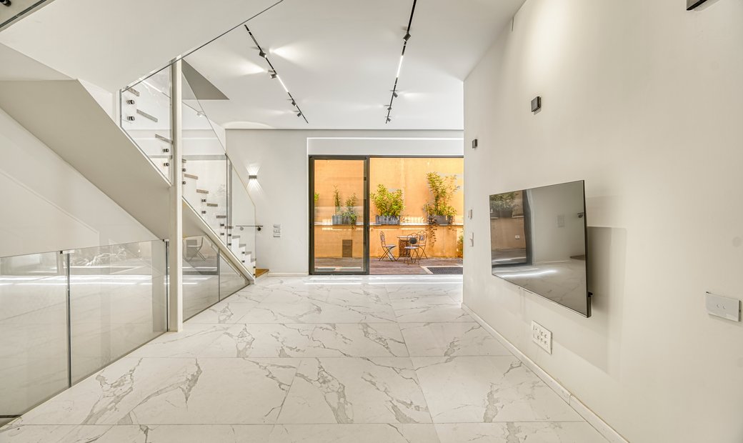 Three Story House In The Neve In Tel Aviv Yafo, Tel Aviv District ...