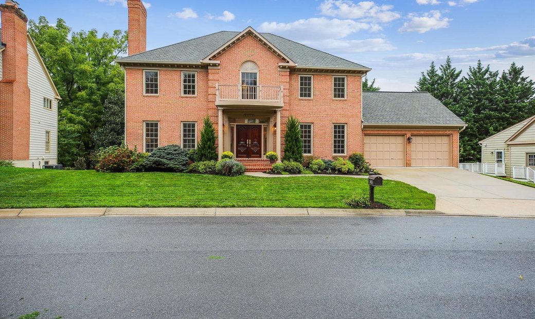 Stately Home In The Timberlawn In North Bethesda, Maryland, United ...