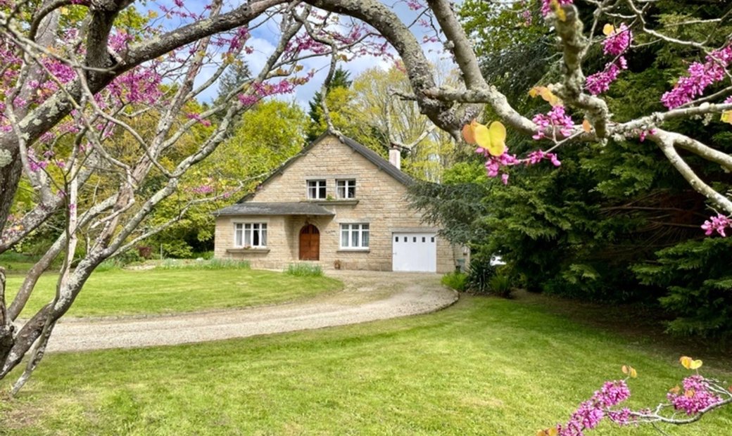 Maison En Pierre Avec Parc Arboré De In Le Minihic Sur Rance, Brittany ...