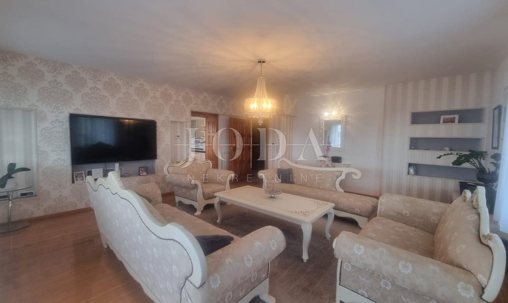 Flat Crikvenica, 181,72m2 In Crikvenica, Primorje Gorski Kotar County ...