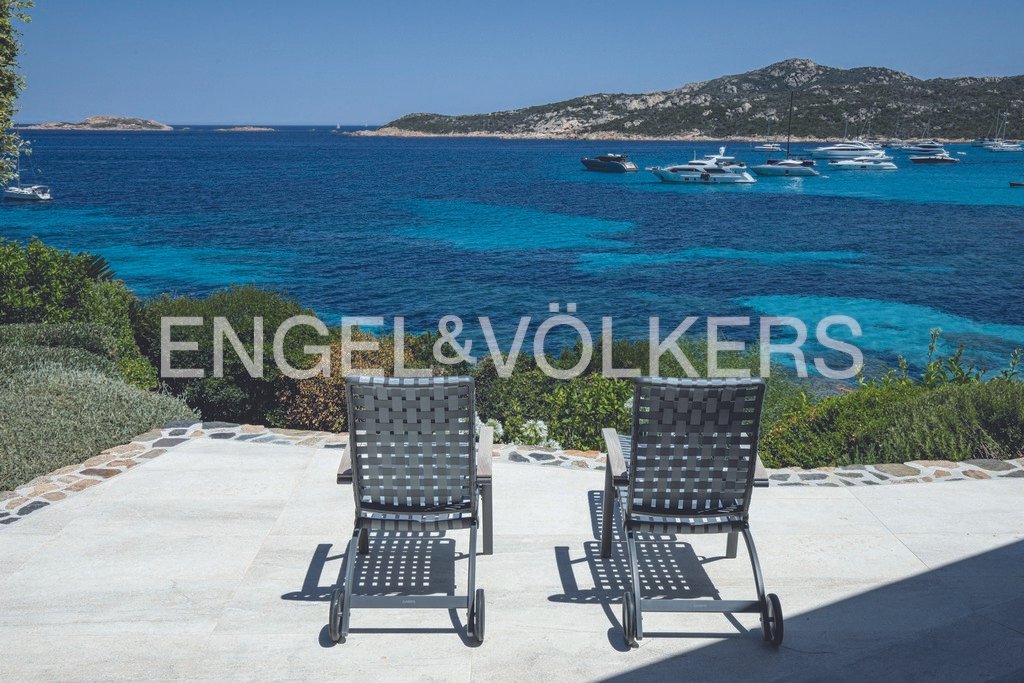 First Line: Elegant Contemporary Architecture In Porto Cervo, Sardinia ...