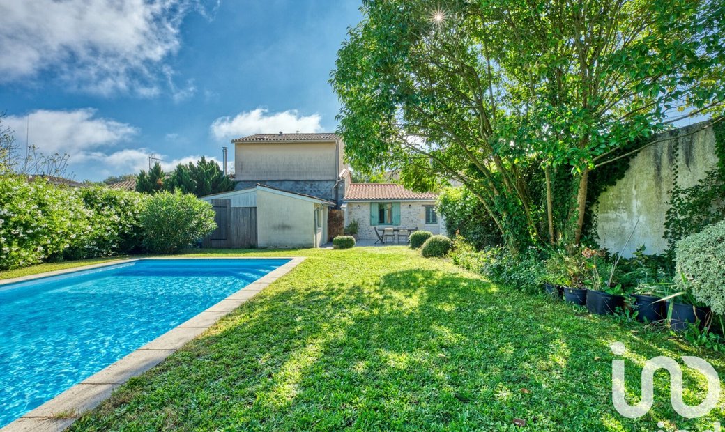 Vente Maison De Ville 6 Pièces In Eysines, Nouvelle Aquitaine, France ...