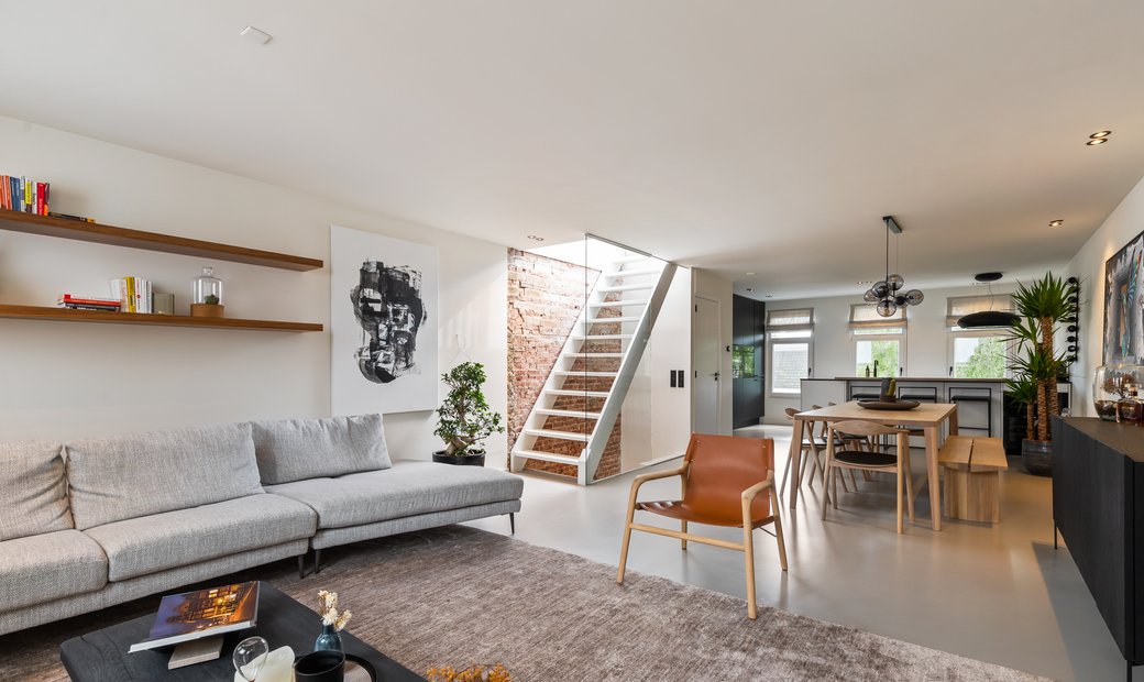 Luxurious Renovated Apartment Of In Apollobuurt, North Holland ...