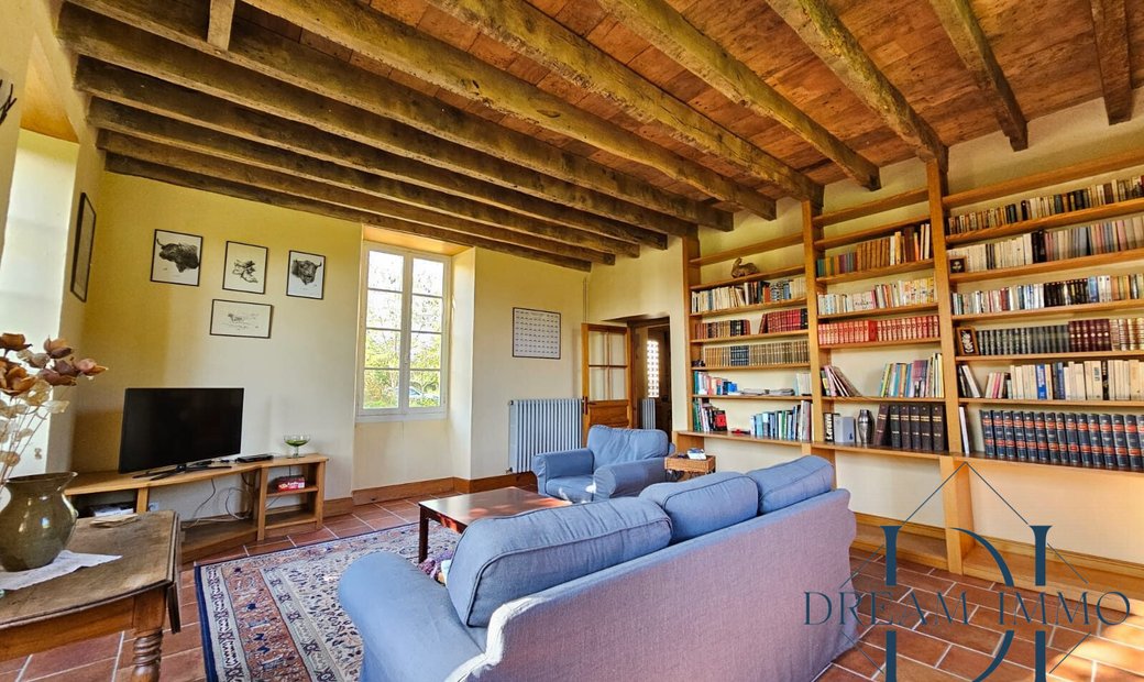 Estampes Bourgeoise In Estampes, Occitanie, France For Sale (14817913)