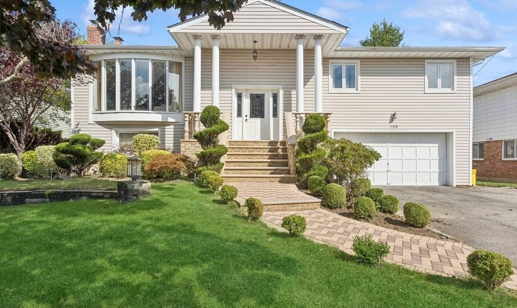 House North Woodmere In Valley Stream, New York, United States For Sale ...