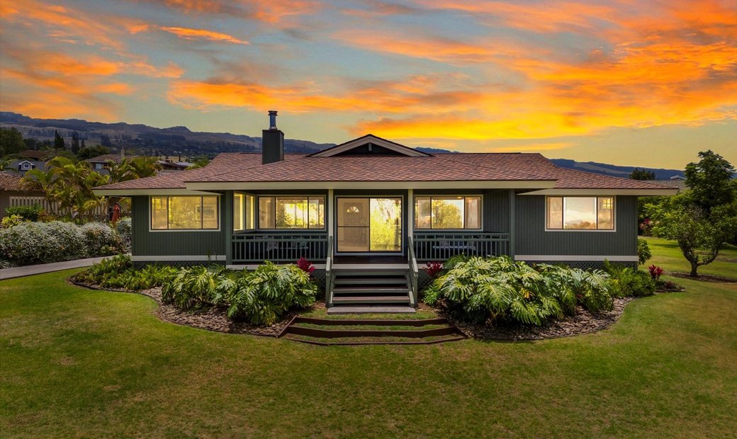 Welcome To Kula Mala With Haleakala And West In Kula, Hawaii, United ...