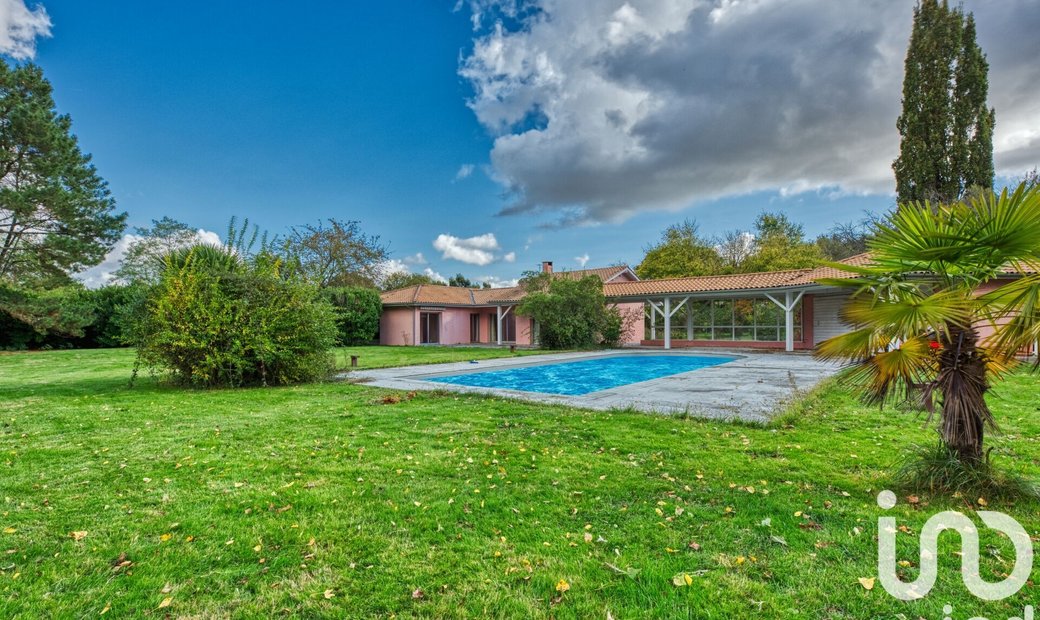 Vente Maison/Villa 6 Pièces In Mérignac, Nouvelle Aquitaine, France For ...