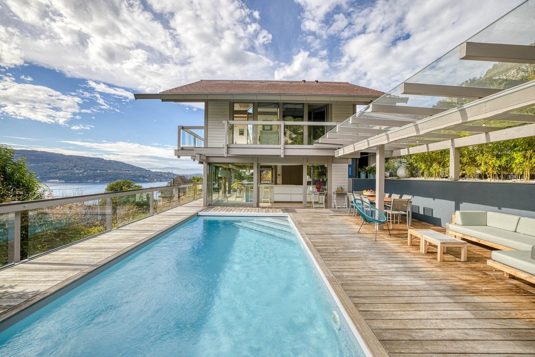 Beautiful Villa With Pool And Lake View In Annecy, Auvergne Rhône Alpes ...