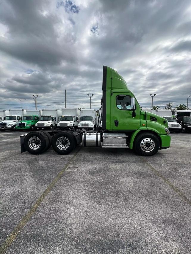 2018 Freightliner Cascadia In Miami, Fl, United States For Sale (14718225)