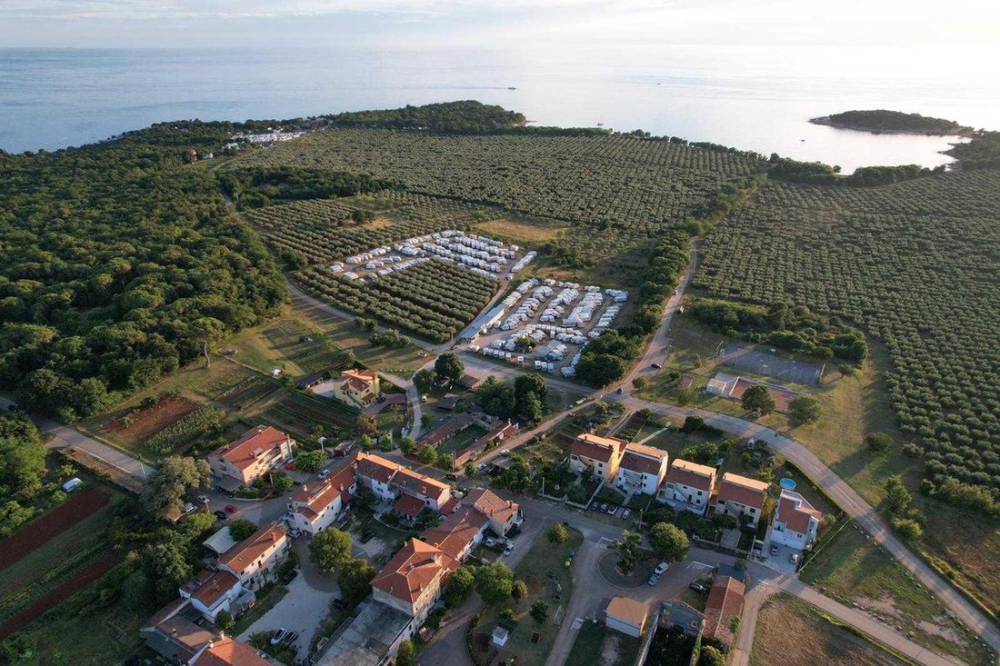 Istria, červar, Building Plot 1 Km From In červar Porat, Istria County ...