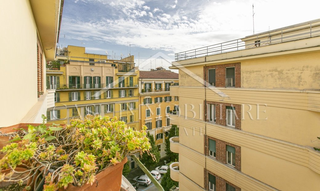 Prati, Piano Alto Con Balconi In Via Mirabello In Rome, Lazio, Italy ...