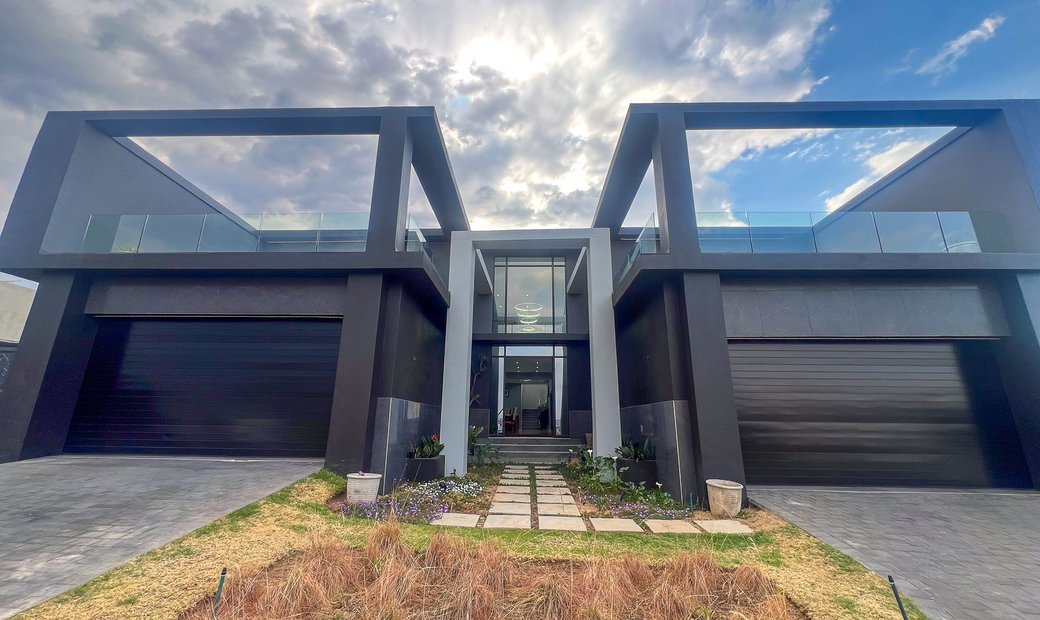 Grand Estate Home With Lavish Amenities In Midrand, Gauteng, South Africa For Sale (14839219)