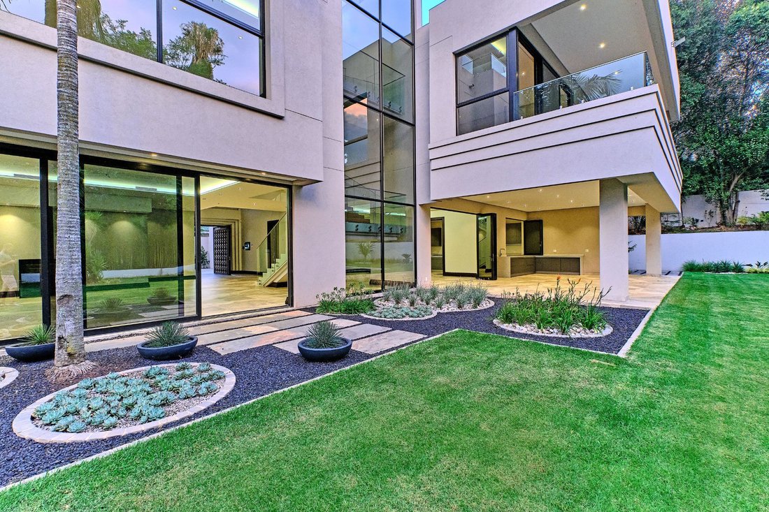 Luxurious Modern Home With Spectacular In Johannesburg, Gauteng, South ...