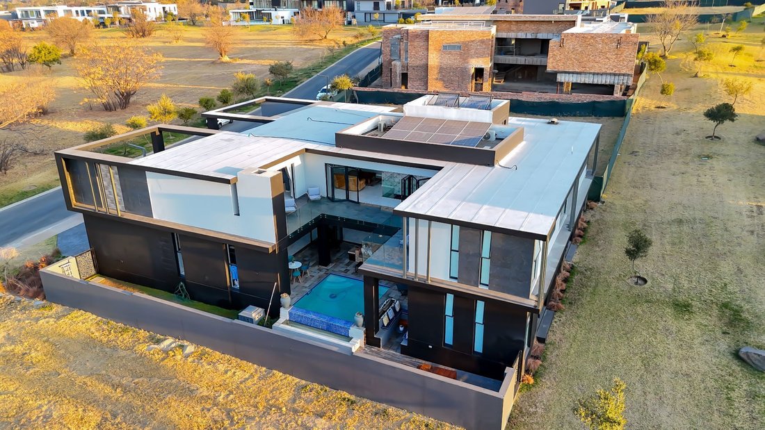 Grand Estate Home With Lavish Amenities In Midrand, Gauteng, South Africa For Sale (14839219)