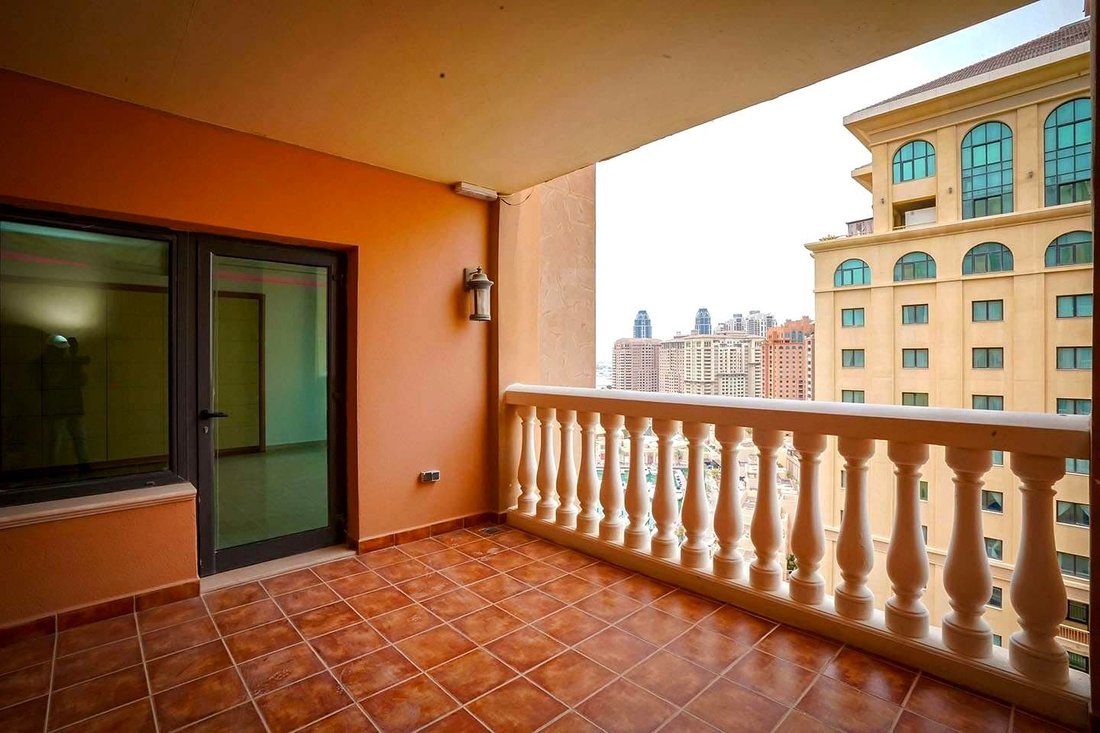 Luxury 2 Bhk Apartment With Sea View & Beach Access In The In Doha ...