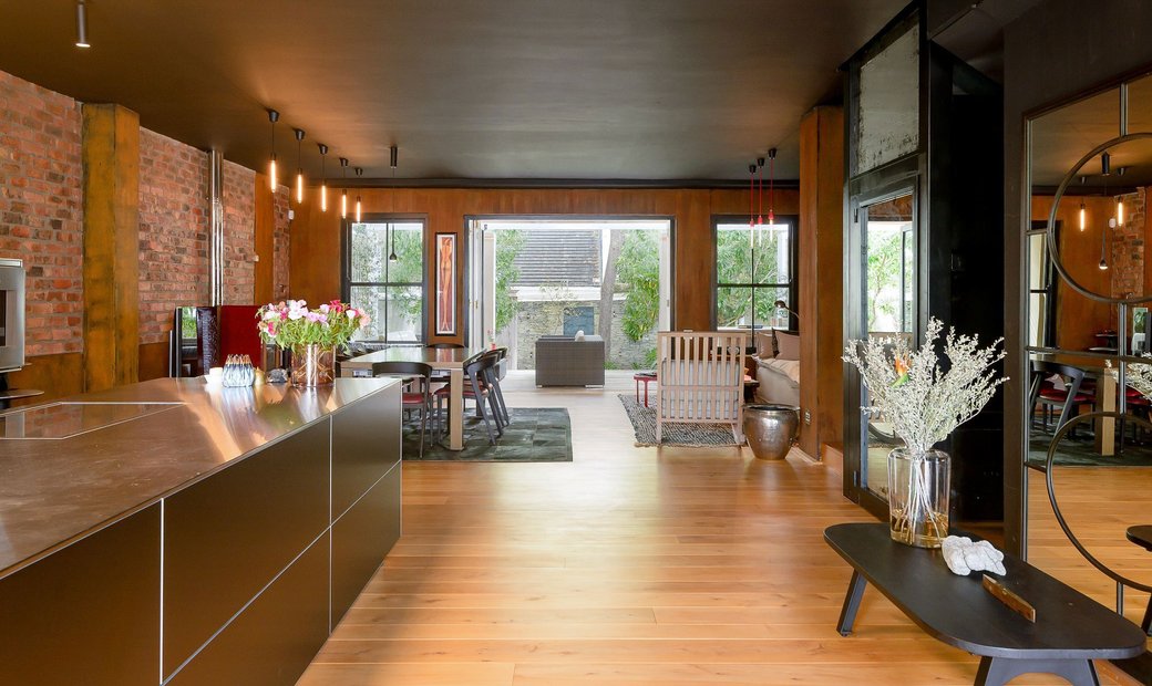 Exclusive Cosmopolitan Living In In Cape Town, Western Cape, South ...