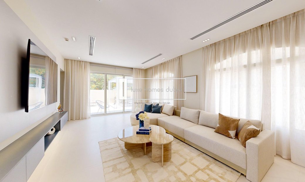 Upgraded 5 Br+Basement | Furnished | In Dubai, Dubai, United Arab ...