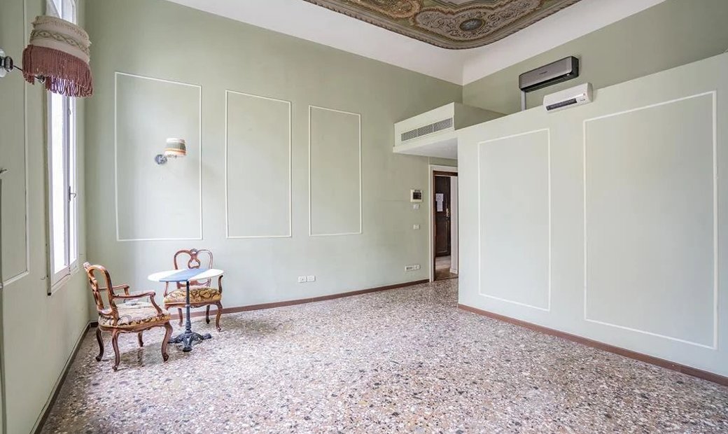 Piano Nobile Santi Apostoli In Venice, Veneto, Italy For Sale (13861915)