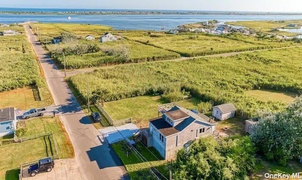 House Mastic Beach In Mastic Beach, New York, United States For Sale ...