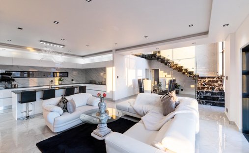 Luxury ocean view estates for sale in Helderberg Rural, Cape Town ...