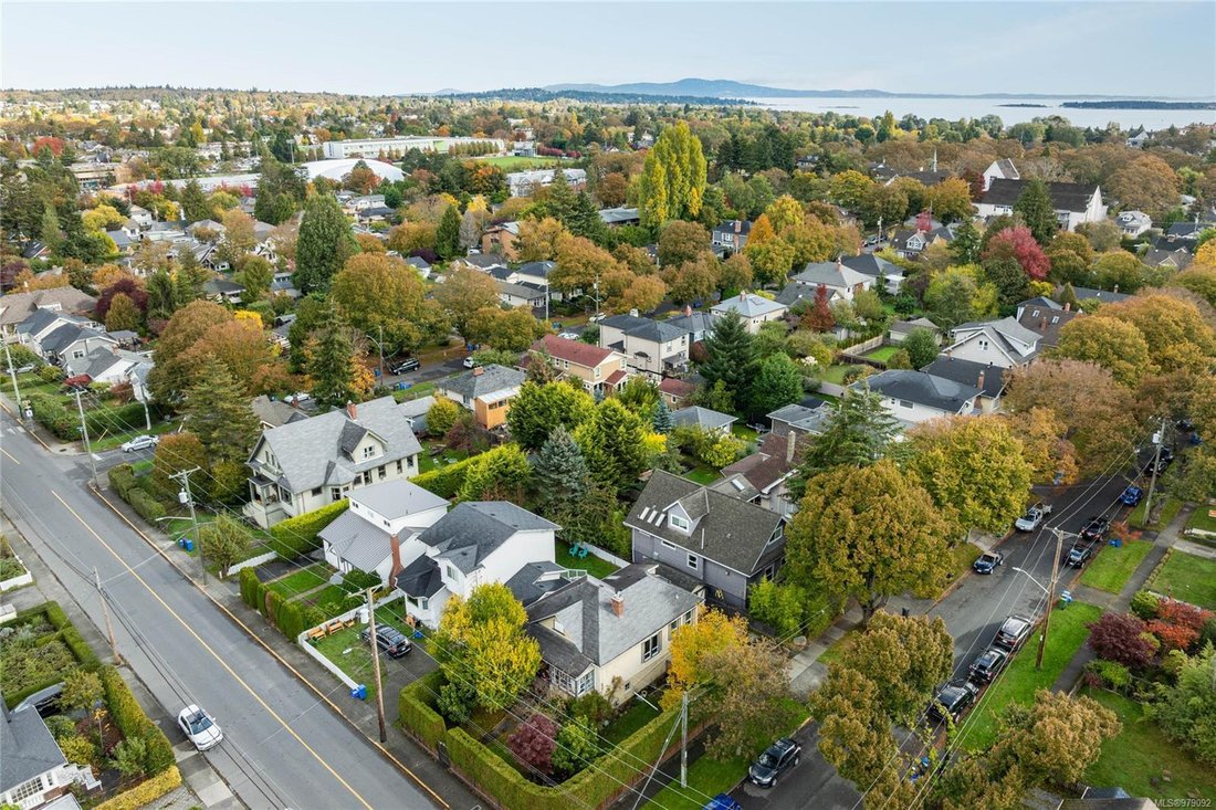 Charming Oak Bay Character Home, In Oak Bay, British Columbia, Canada ...
