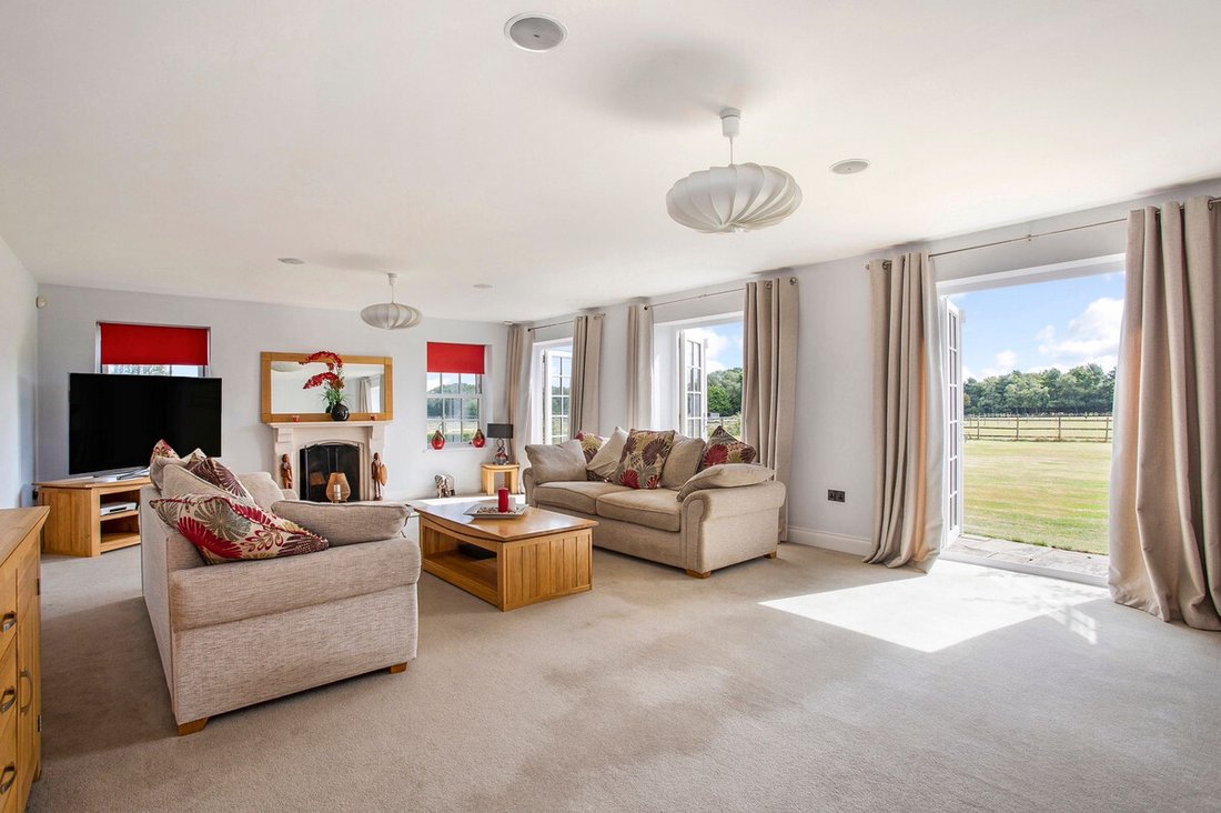 5 Bedroom Detached House For Sale In Woking In Woking, England, United ...