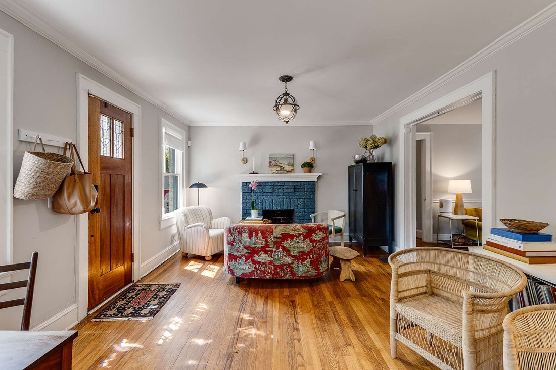 Charming Bungalow Just A Short Stroll From In Decatur, Georgia, United ...