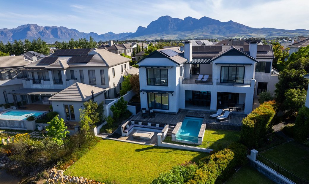 Modern In Val De Vie Winelands Lifestyle Estate, Western Cape, South ...