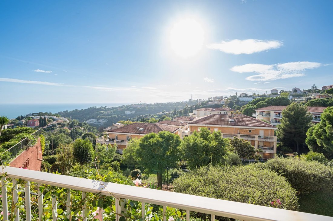 Beautiful 4 Room Apartment, Bright In Nice, Provence Alpes Côte D'azur ...