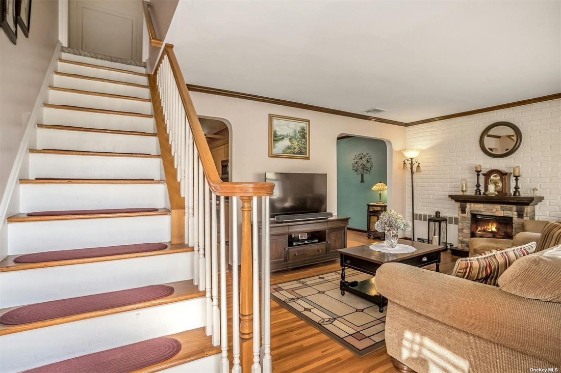 House Valley Stream In Valley Stream, New York, United States For Sale ...