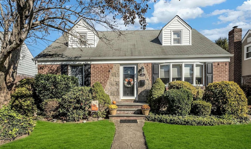 House Valley Stream In Valley Stream, New York, United States For Sale ...