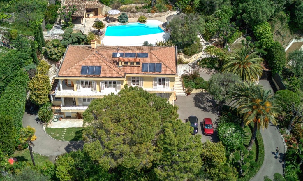 Villa In A Private Estate Close To In Nice, Provence Alpes Côte D'azur ...