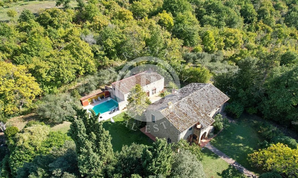 Villa And Annex With Pool Surrounded By In Historic Center, Perugia ...