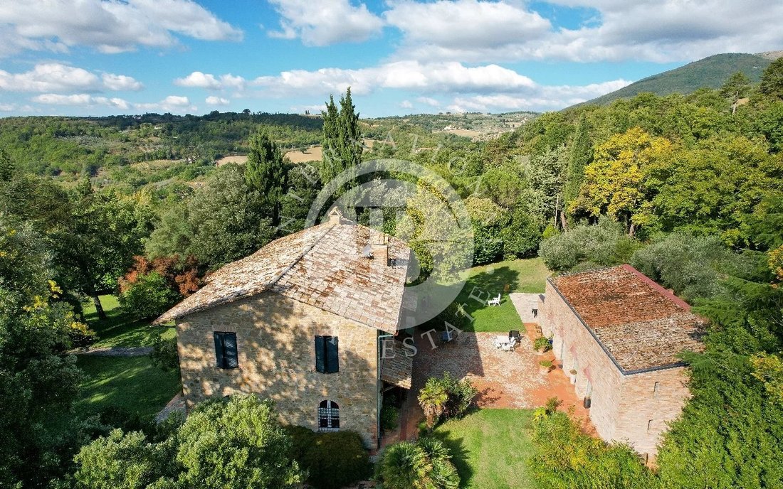 Villa And Annex With Pool Surrounded By In Historic Center, Perugia ...