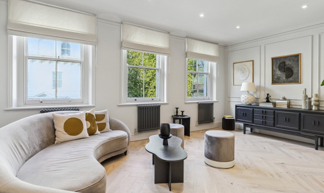 Stunning Three Bedroom Duplex On Kensington In London, England, United ...