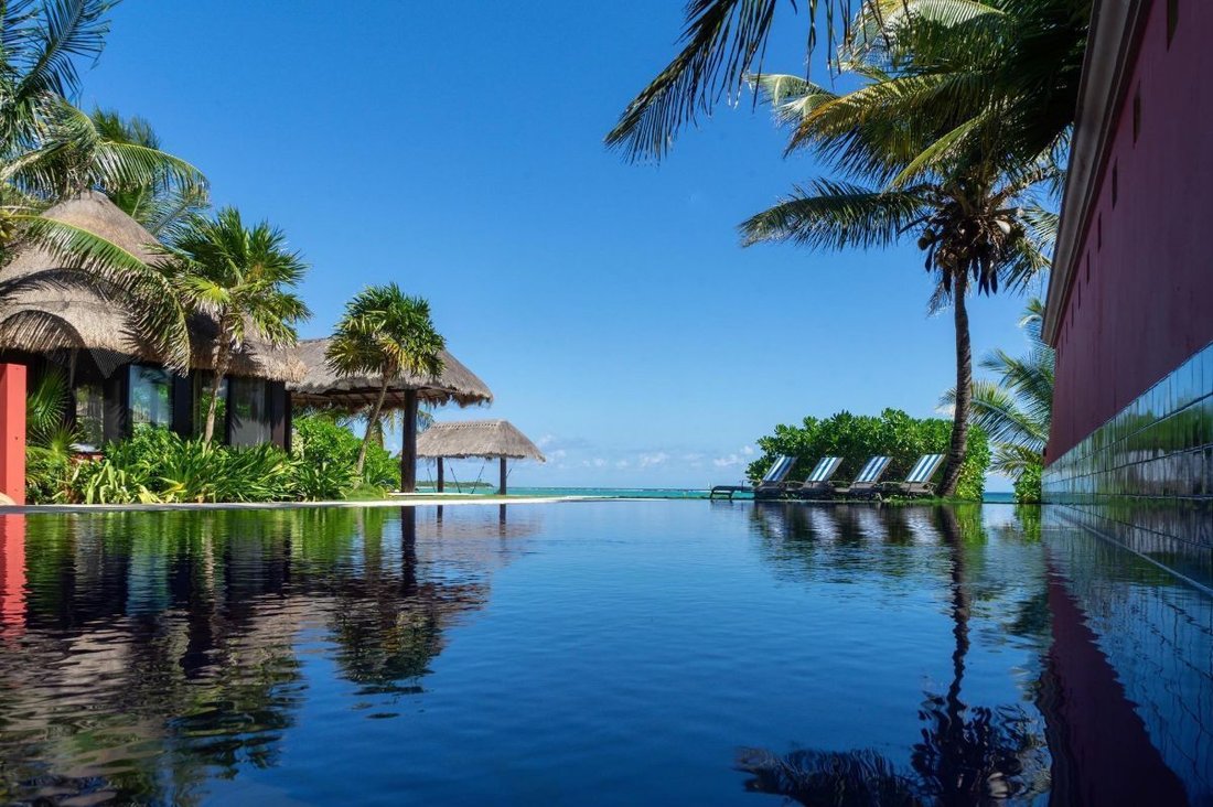 Lujosa Villa Frente Al Mar En Bahia Soliman. In Tulum, Quintana Roo ...