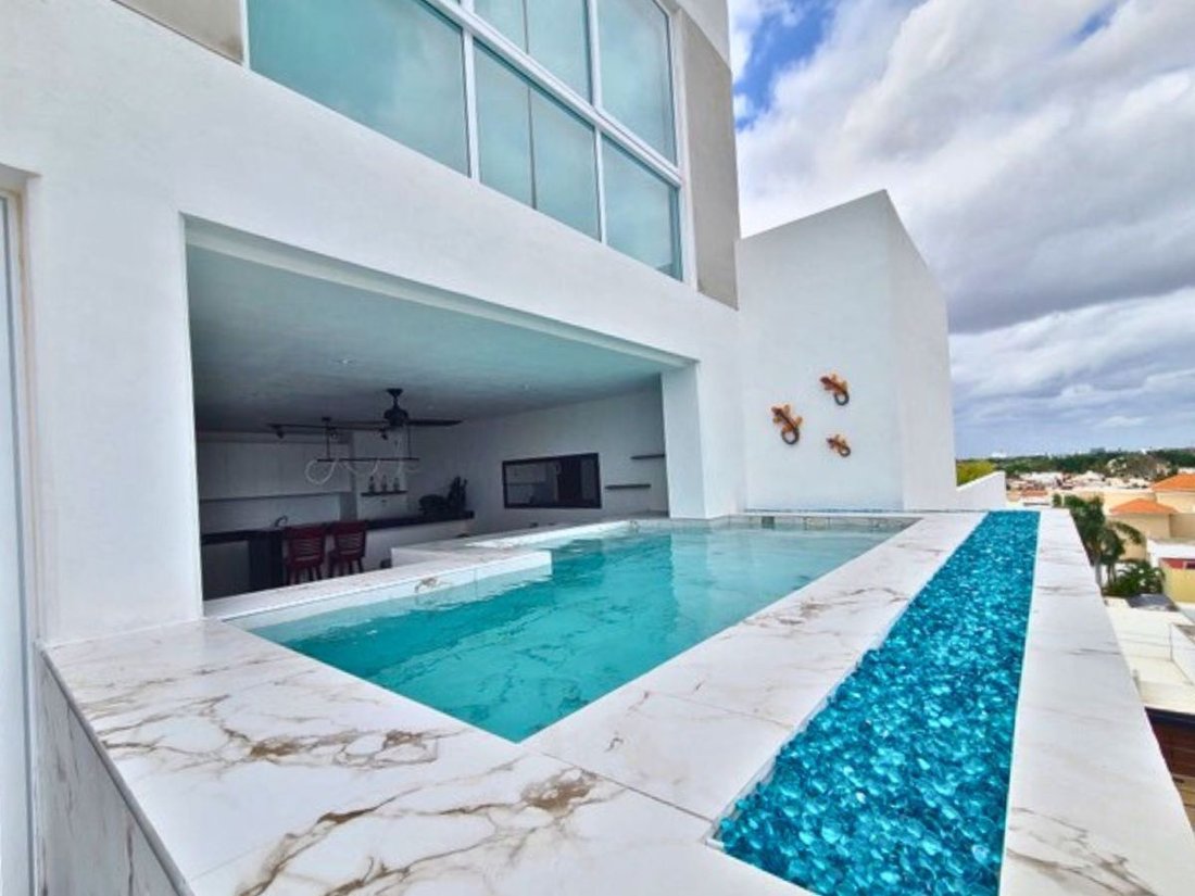 Penthouse Con Dos Albercas, Doble Altura, Rooftop, In Mérida, Yucatan ...