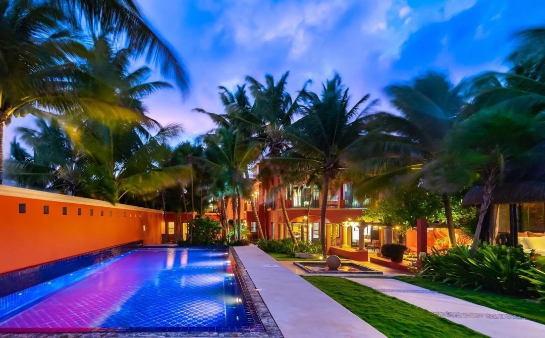 Lujosa Villa Frente Al Mar En Bahia Soliman. In Tulum, Quintana Roo ...