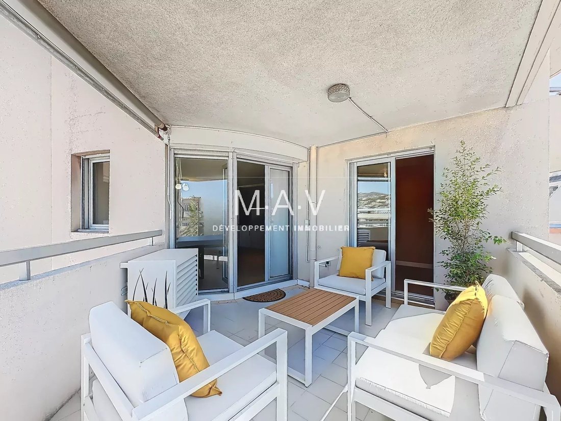 Renovated 5 Room Apartment With 2 In Nice, Provence Alpes Côte D'azur ...