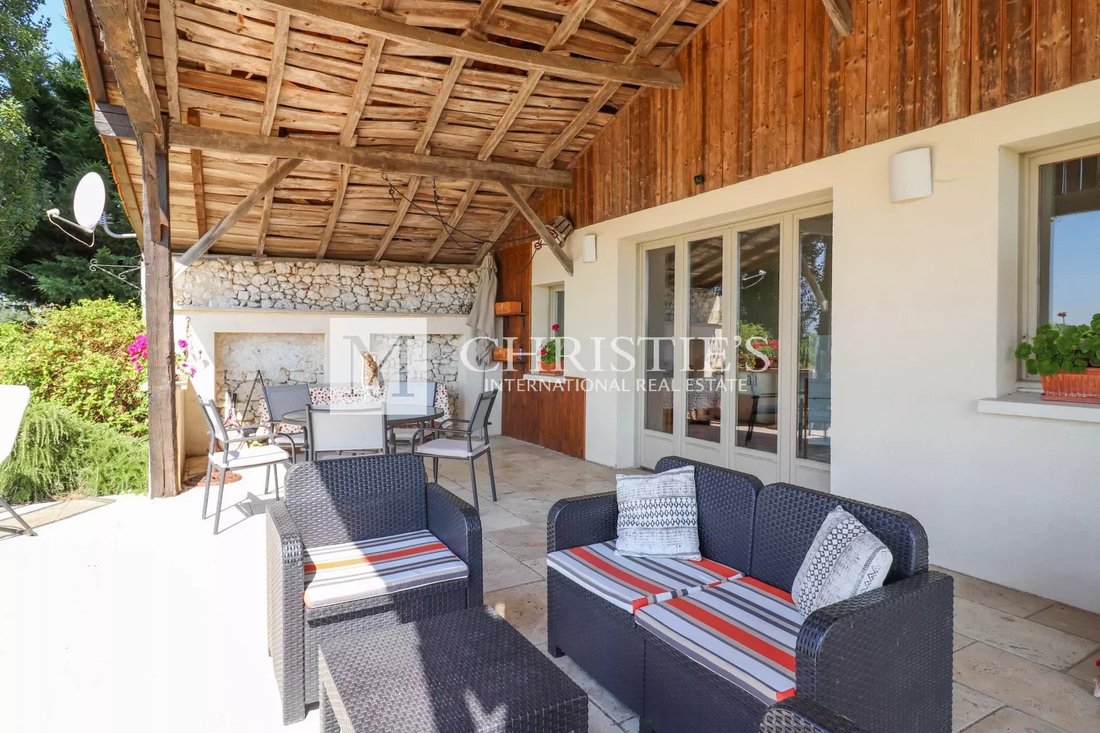 Stunning Farmhouse Estate With Charming In Duras, Nouvelle Aquitaine ...