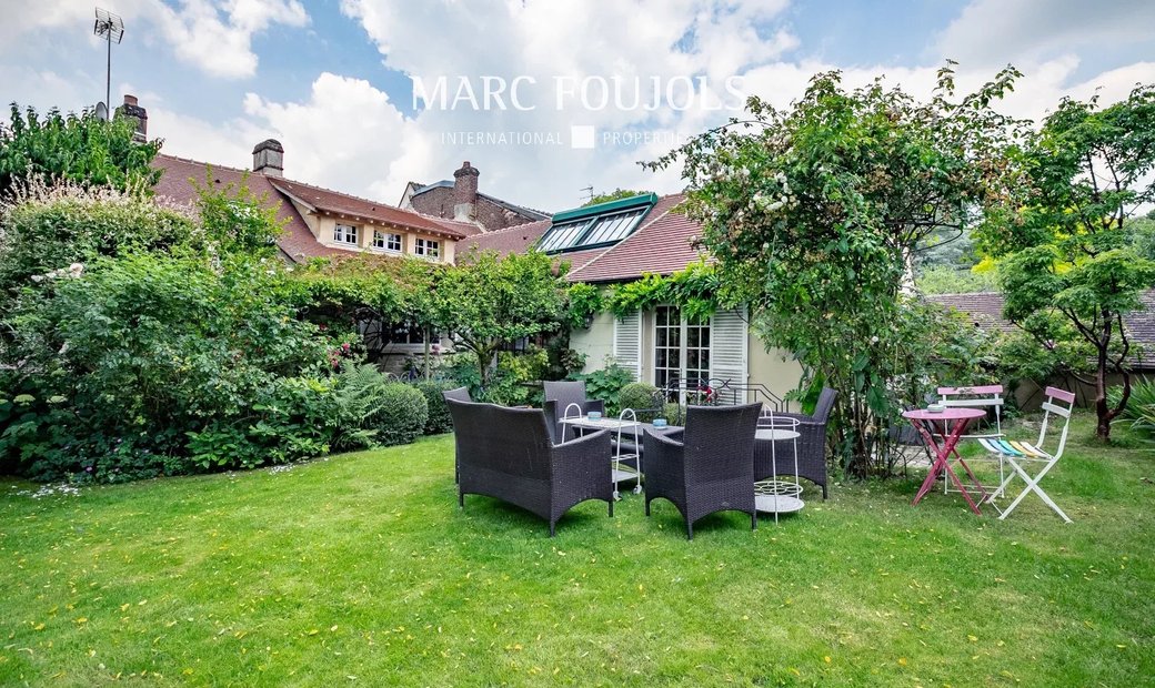 Senlis House In Senlis, Hauts De France, France For Sale (14710697)