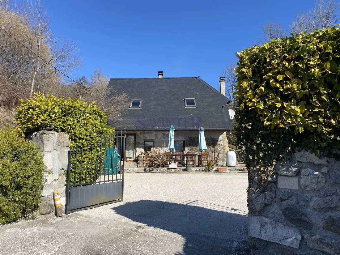 Annecy House In Annecy, Auvergne Rhône Alpes, France For Sale (12690159)