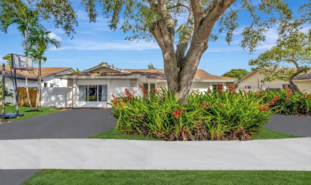 Charming Five Bedroom Home In In North Miami Beach, Florida, United ...