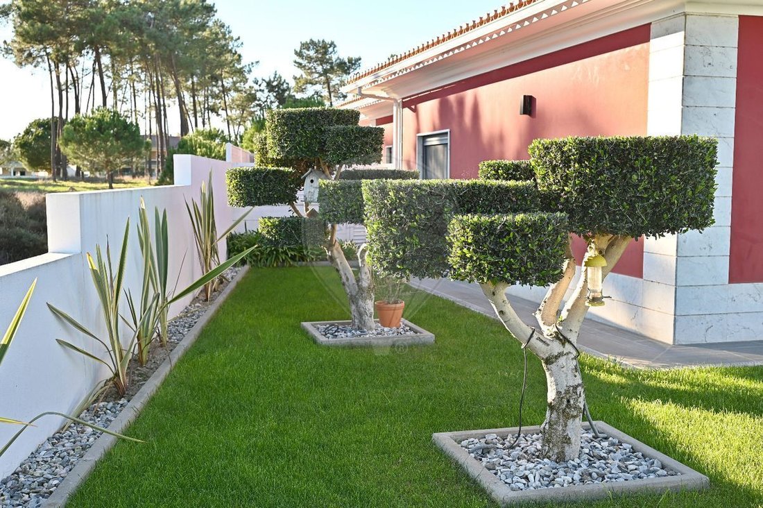 Excellent 4 Bedroom Villa In In Samora Correia, Santarém District ...