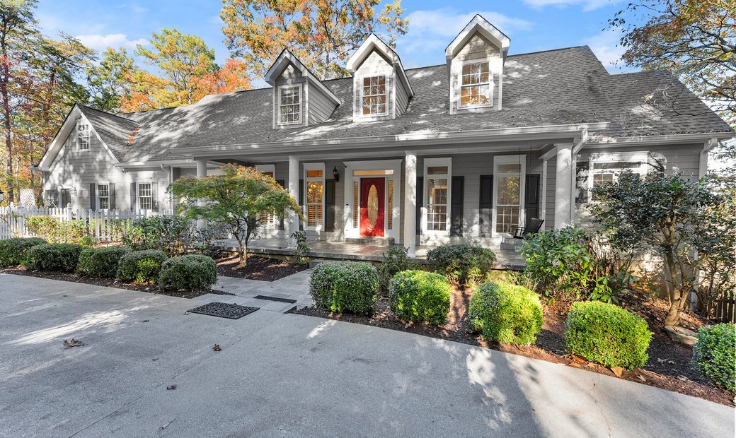 Exquisite Hilltop Country Estate In Dahlonega, Georgia, United States ...