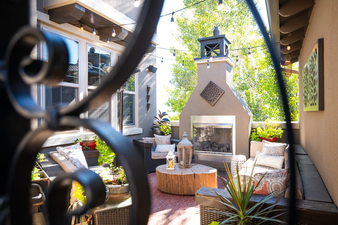 Stunning Cardel Home On An Elevated Lot In In Lakewood, Colorado ...