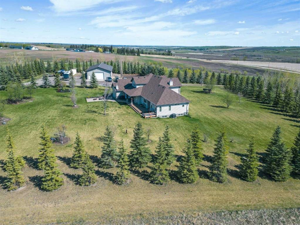 Executive Retreat On 148 Acres In Bowden, Alberta, Canada For Sale ...