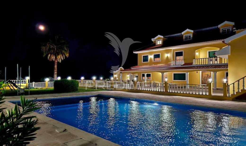 Wir Präsentieren Eine Wunderschöne In Aveiras De Cima, Lissabon ...