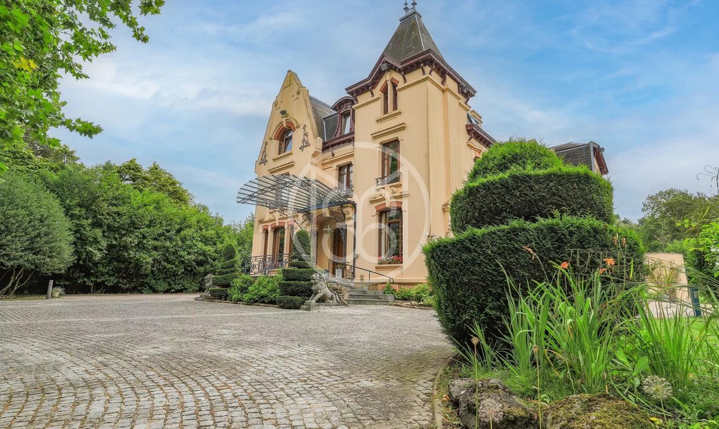 Cambrai Manor House In The Heart Of A 1ha In Cambrai, Hauts De France ...